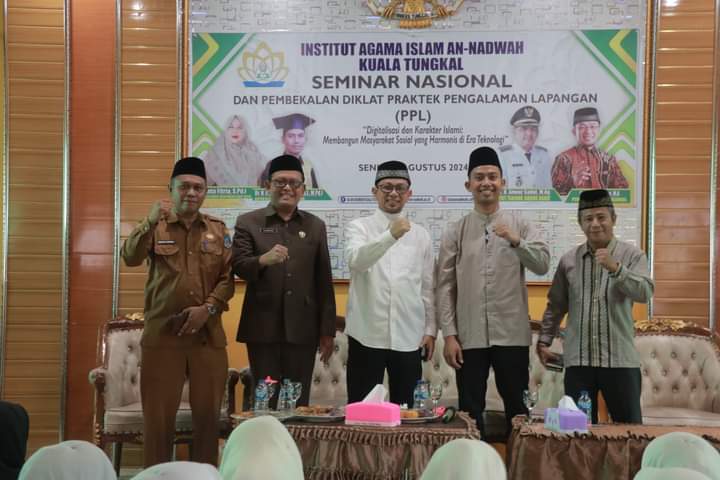 Angsori Buka Seminar Nasional dan Pembekalan Diklat PPL IAI An-Nadwah ...